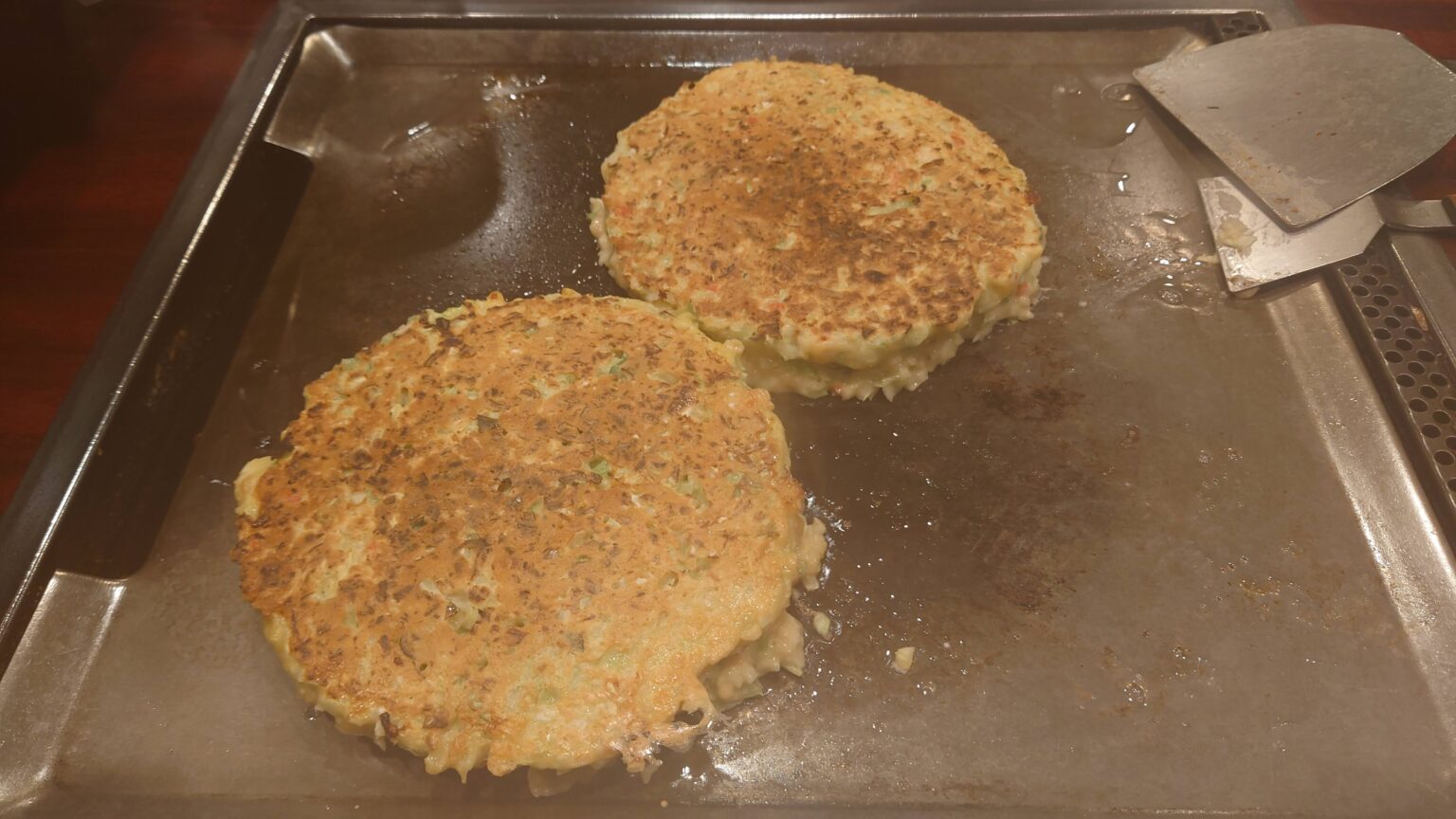 Okonomiyaki restaurant "Yukari"『ゆかり』in Ohatsutenjin street, Umeda of Osaka.